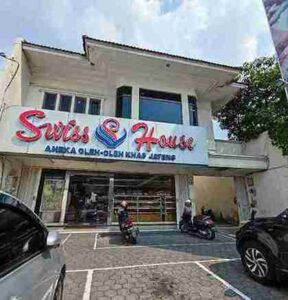 10 Toko Roti Semarang Terkenal Enak Dan Murah 2025, Oen